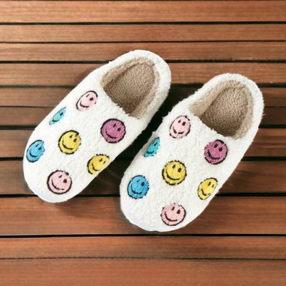 Fadivo | Shoes | Fuzzy Smiley Face Slippers | Poshmark